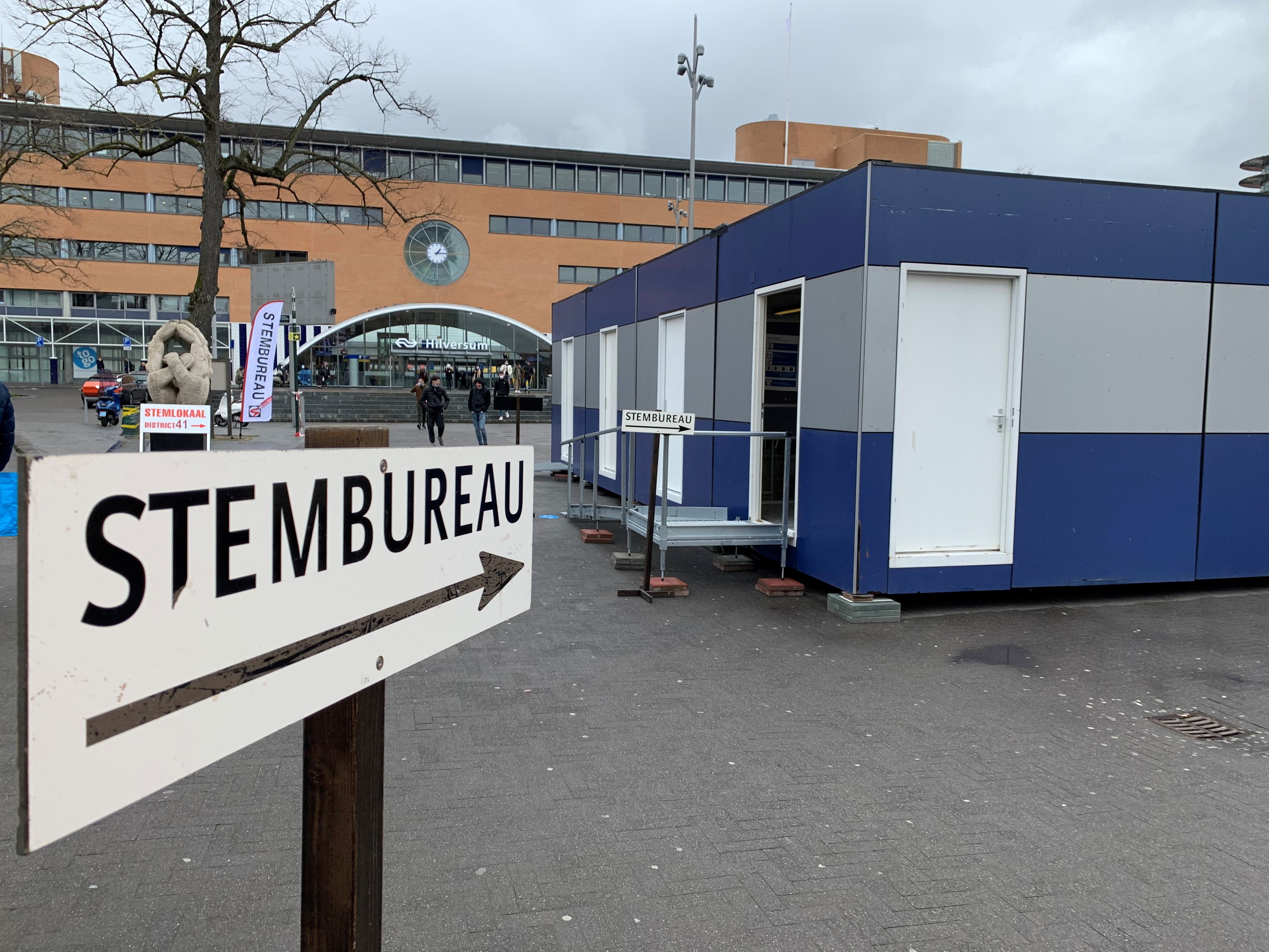 Mobiel stembureau van Algeco